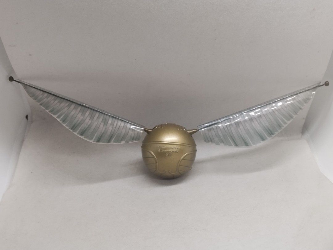 Universal Studios Wizarding World of Harry Potter Golden Snitch ...