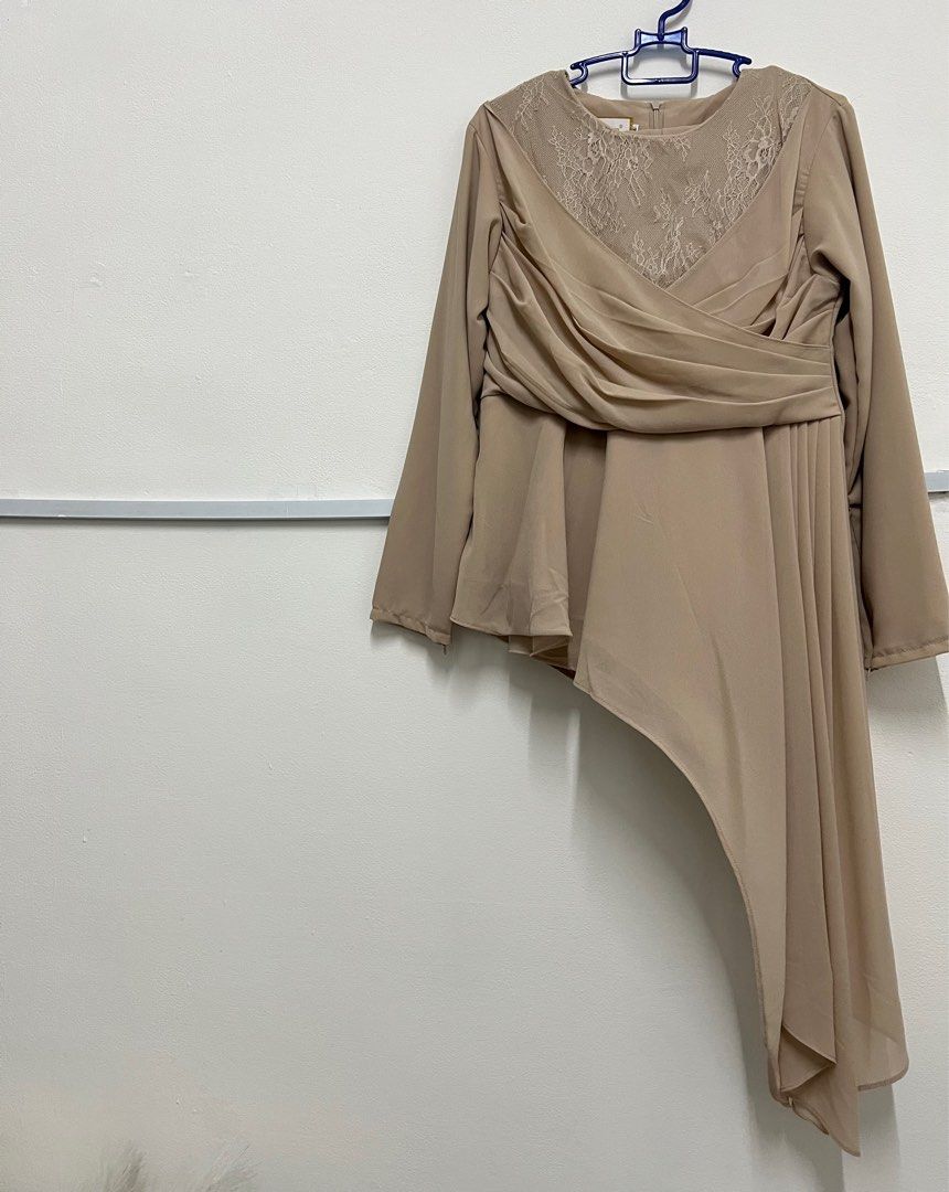 Deenara Searra Kurung, Women's Fashion, Muslimah Fashion, Dresses on ...