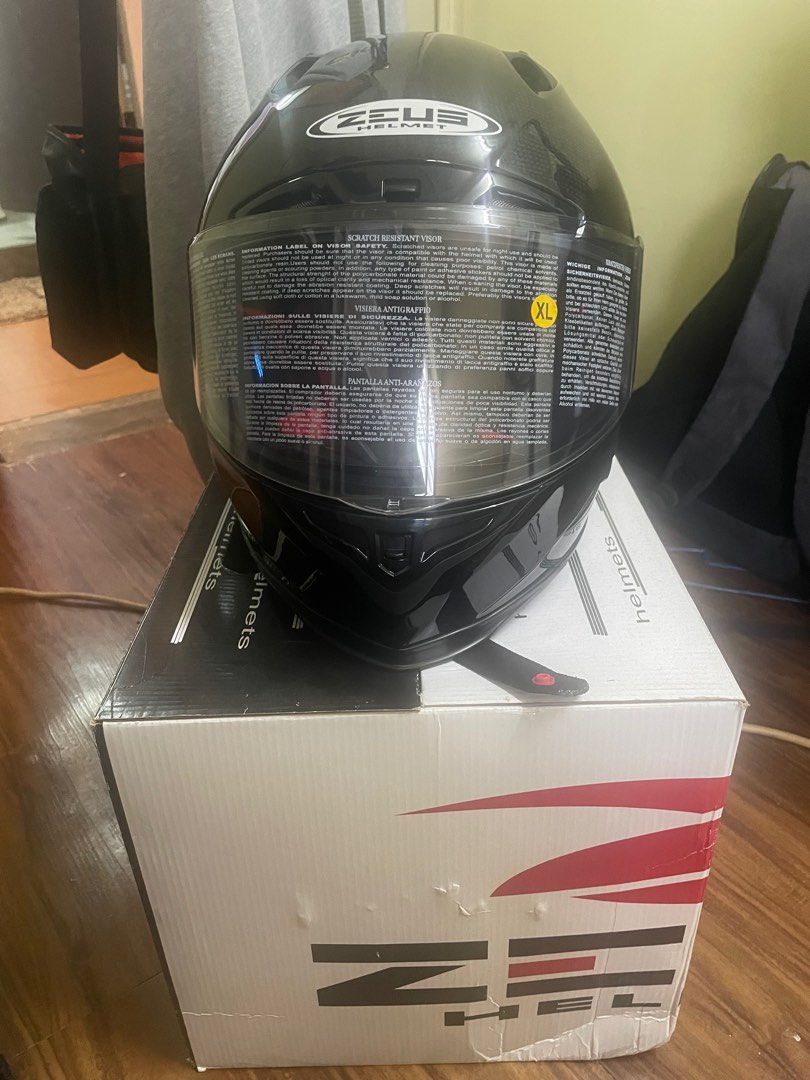 helmet zeus full face carbon siez XL, Announcements on Carousell