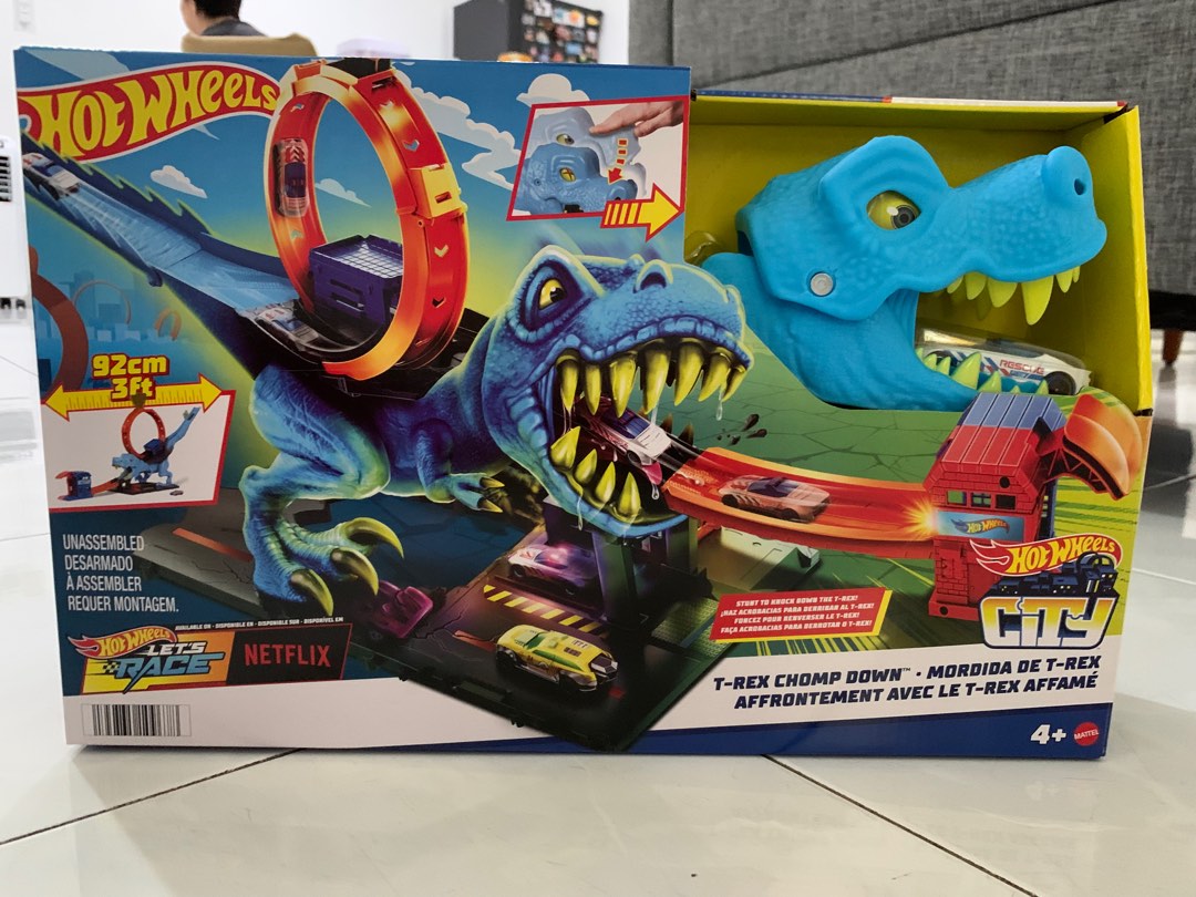 Hot Wheels T-Rex Chomp Down Giant Dinosaur with stunts, Toys ...