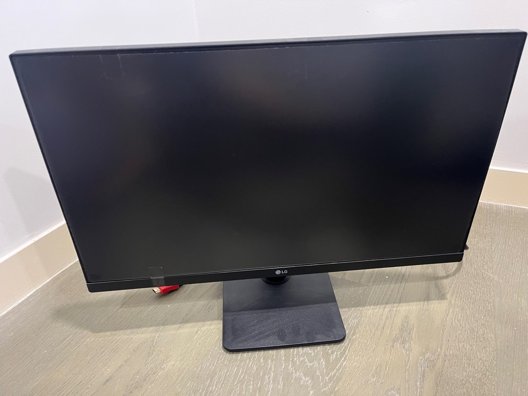 LG desktop monitor, Computers & Tech, Desktops on Carousell