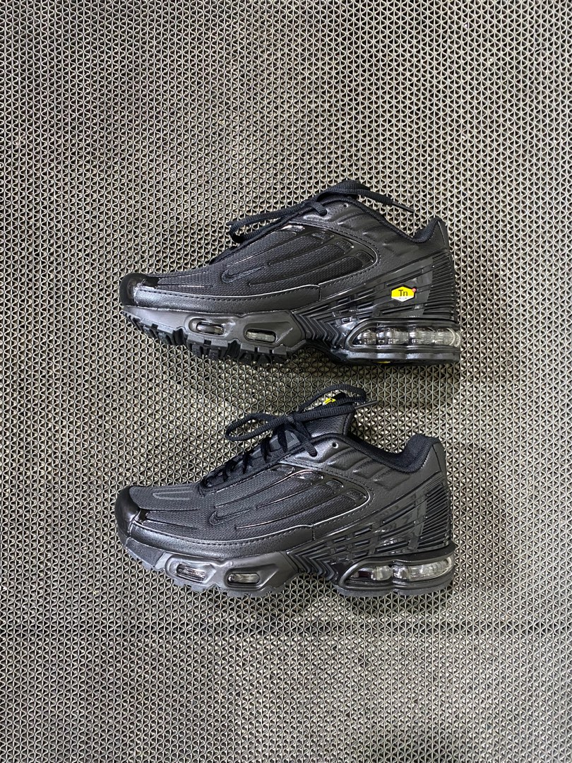Nike air Max TN PLUS +, Fesyen Pria, Sepatu , Sneakers di Carousell