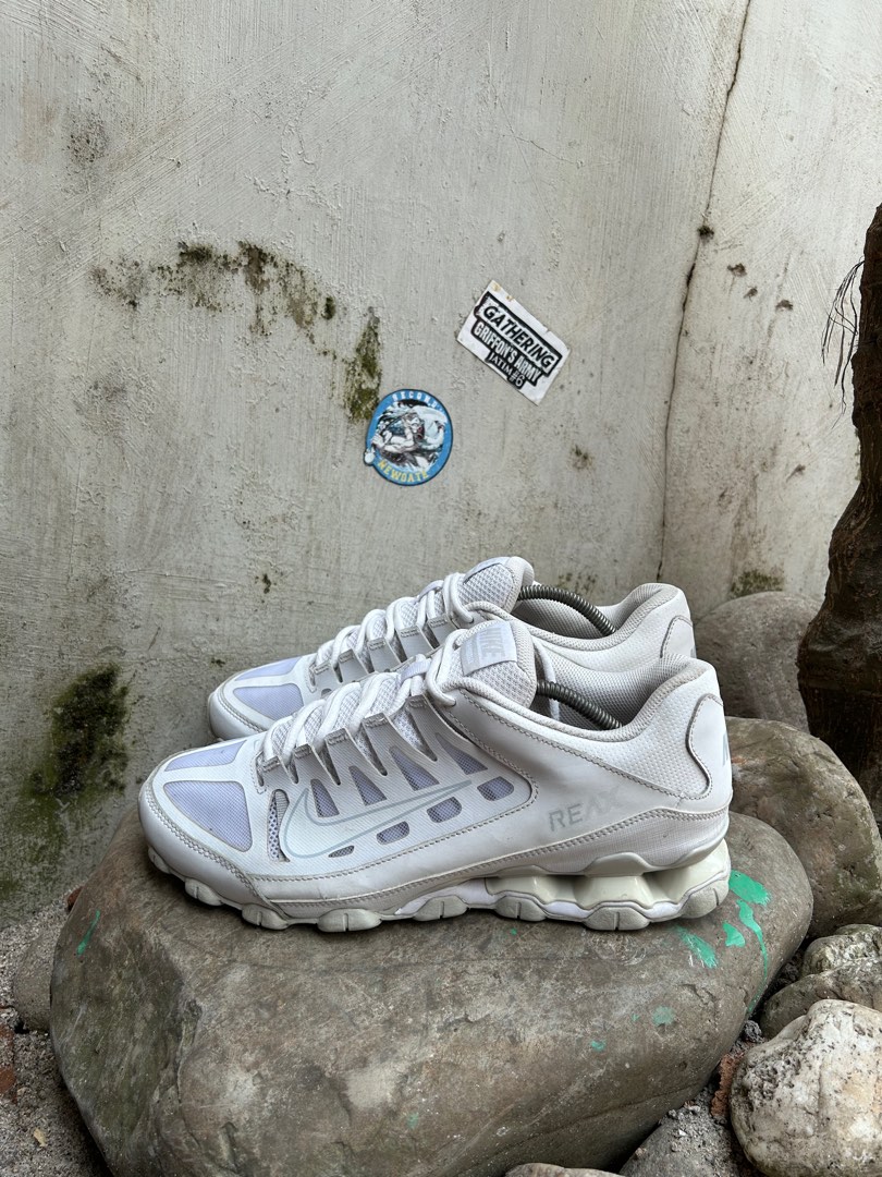 Nike Reax 8 Training White, Fesyen Pria, Sepatu , Sneakers di Carousell