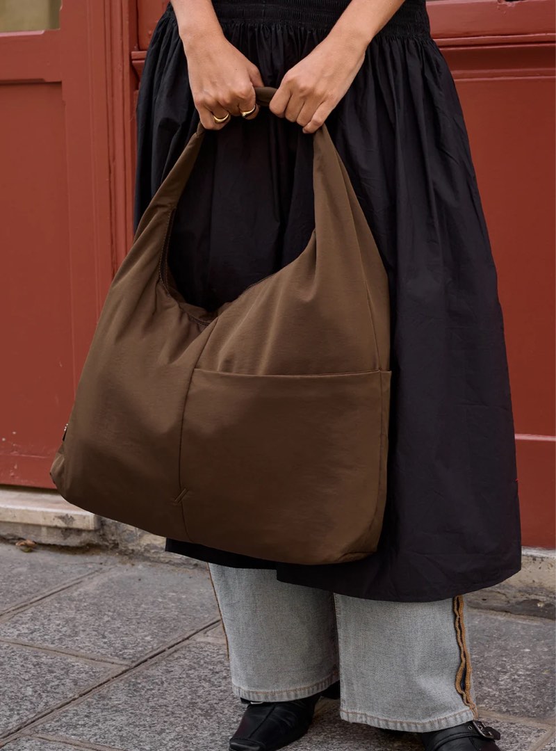 Paper Bunny Arc bag in Bonbon, Women's Fashion, Bags & Wallets ...