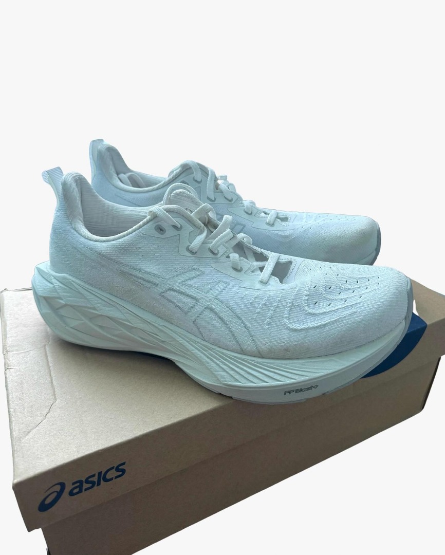 Running Shoes Asics Men Novablast 4 Sepatu Lari Like New Untuk Marathon ...