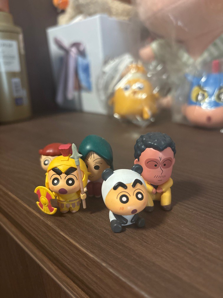 shin chan mini figurines blind bag, Hobbies & Toys, Memorabilia ...