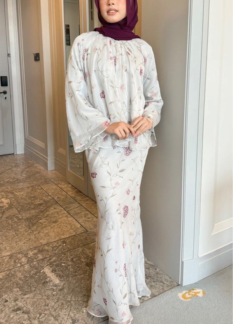 (S-M) Dupe Guzel KL leia primadonna burgundy red cherry baju kurung ...