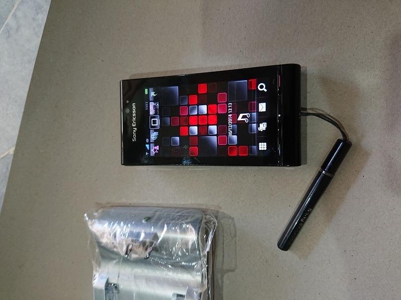 Sony Ericsson Satio orignal midland malaysia set 12.1 mp xenon flash in ...