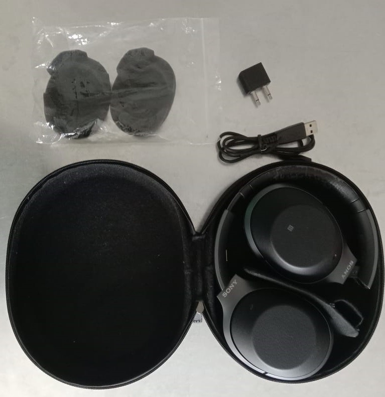 SONY WH 1000 XM2 Wireless Noise Cancelling Headphones (90% Like New ...