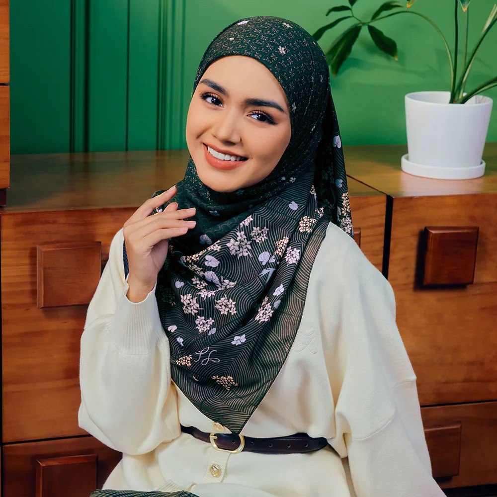 Tudungpeople Bayu in Black (Bawal), Women's Fashion, Muslimah Fashion, Hijabs on Carousell