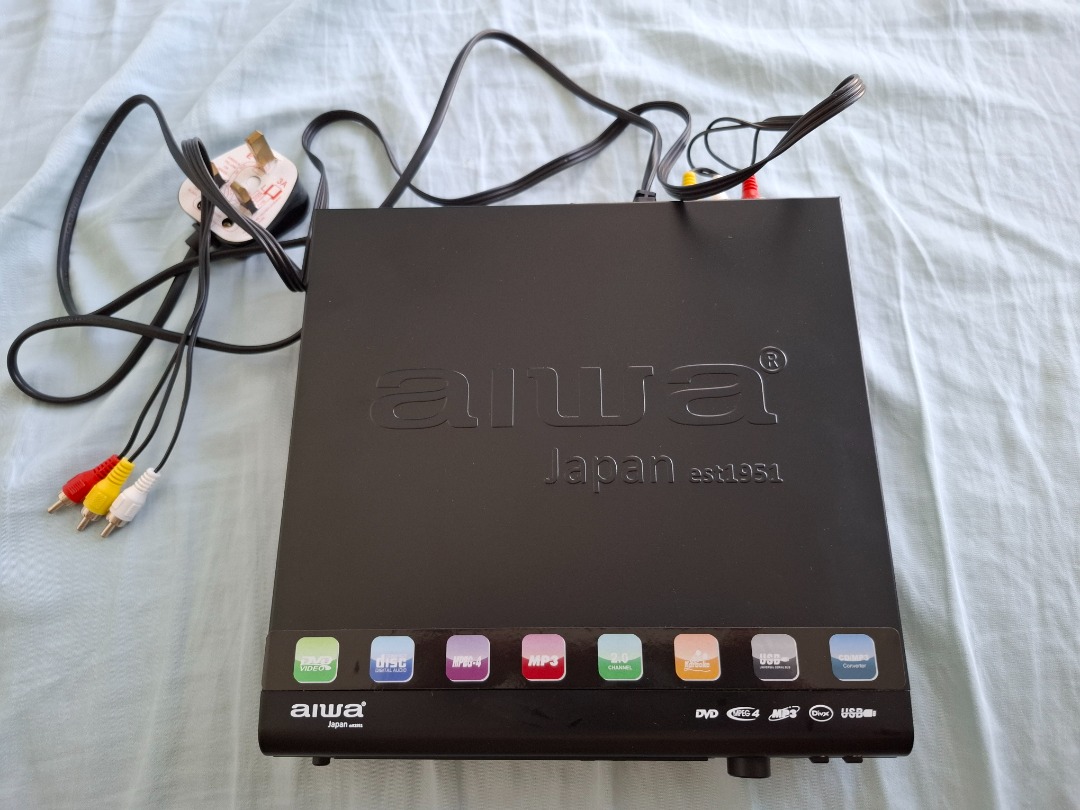 AIWA Portable DVD Player: AWD-208HK, 家庭電器, 電視 & 其他娛樂, 藍光及播放器 - Carousell
