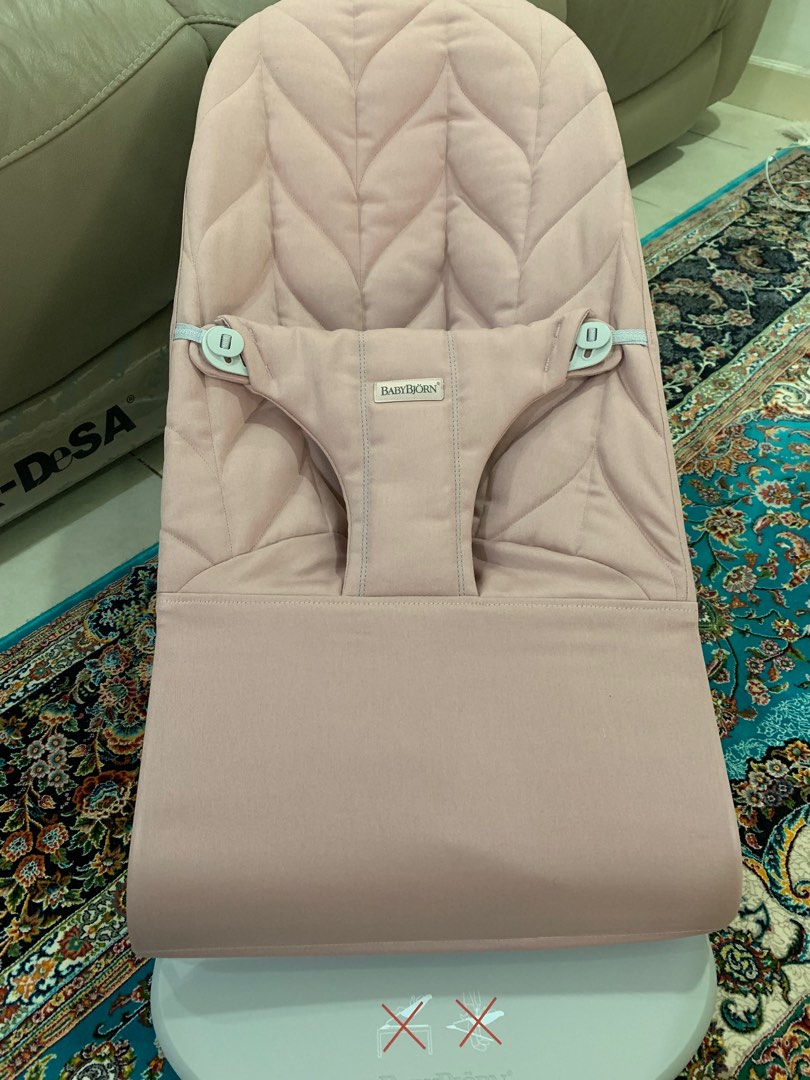 Baby Bjorn Dusty Pink Petal Bouncer/ Rocking Chair, Babies & Kids, Baby ...