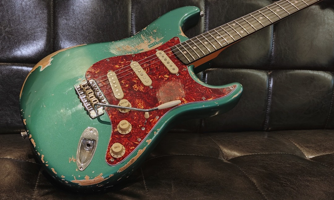 Freakquency VST Stratocaster Sherwood Green, Hobbies & Toys, Music ...