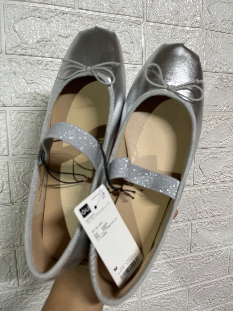 GU ballet flats, Women's Fashion, Footwear, Flats & Sandals on Carousell