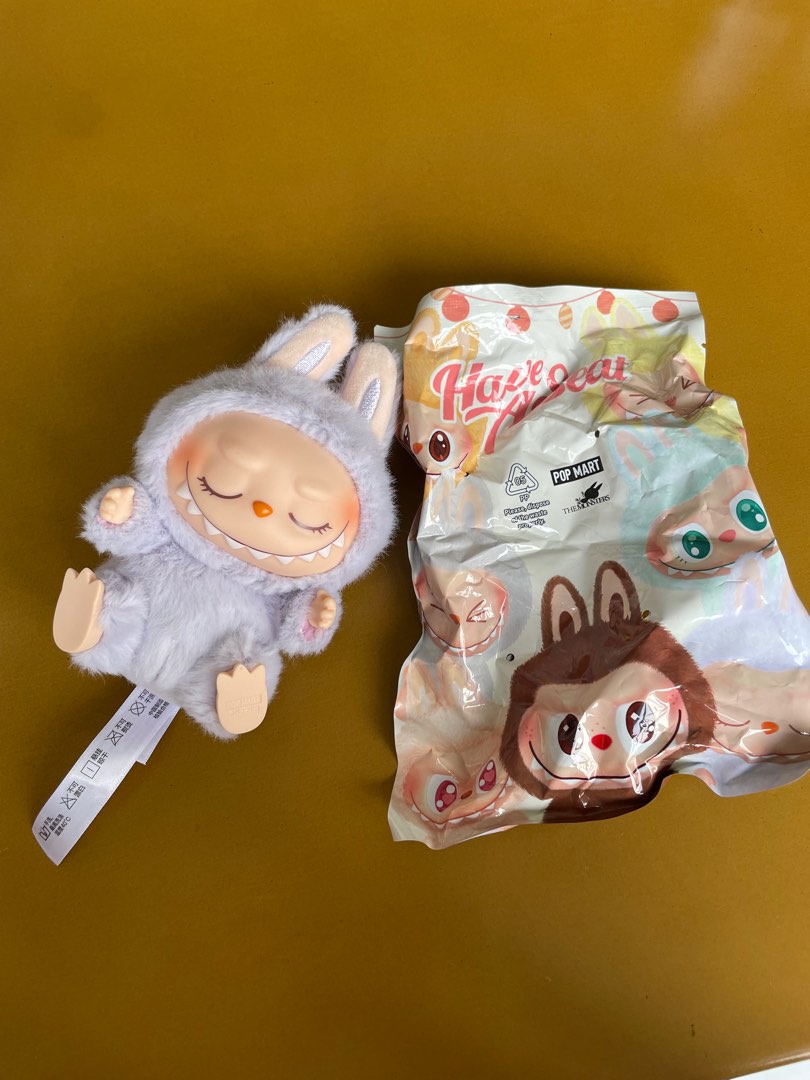 Labubu Have a Seat Zizi, Toys & Collectibles, Lainnya di Carousell