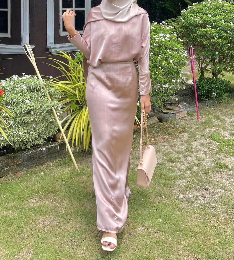 Nada Identity Suri, Women's Fashion, Muslimah Fashion, Baju Kurung ...