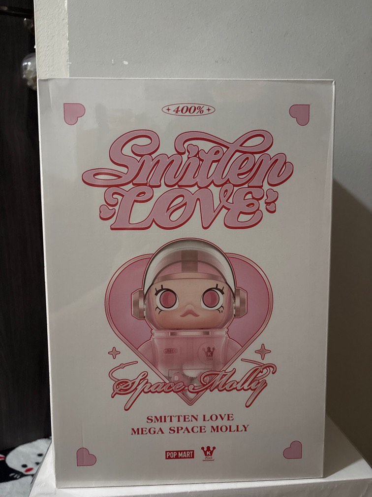 POPMART 400% Smitten LOVE Mega Space Molly, Hobbies & Toys, Toys ...