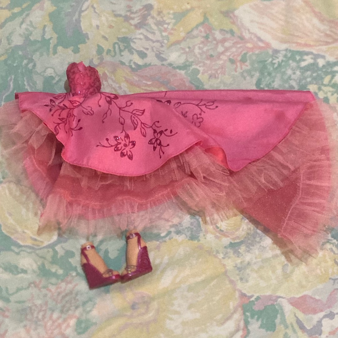 [RARE] Bratz Holiday Trinity Doll Gown + Random Cloe Skintone Heels ...