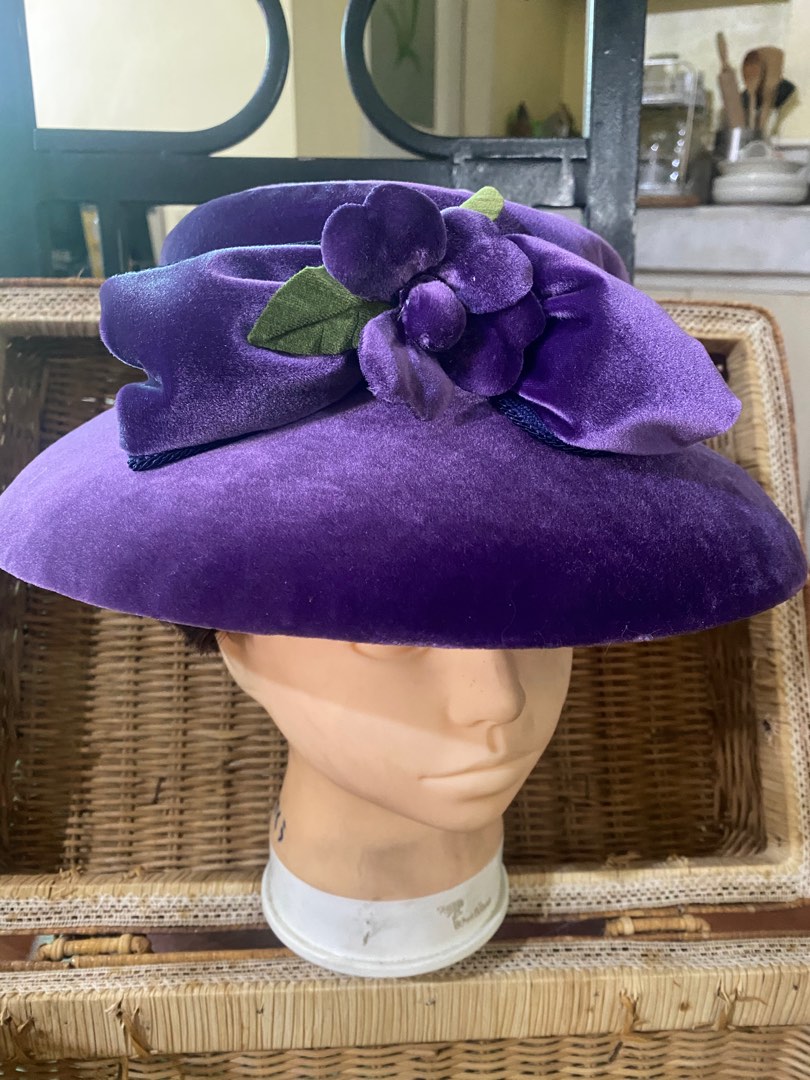 Rare Vintage Velvet purple hat (dia. 11.5 inches), Women's Fashion ...