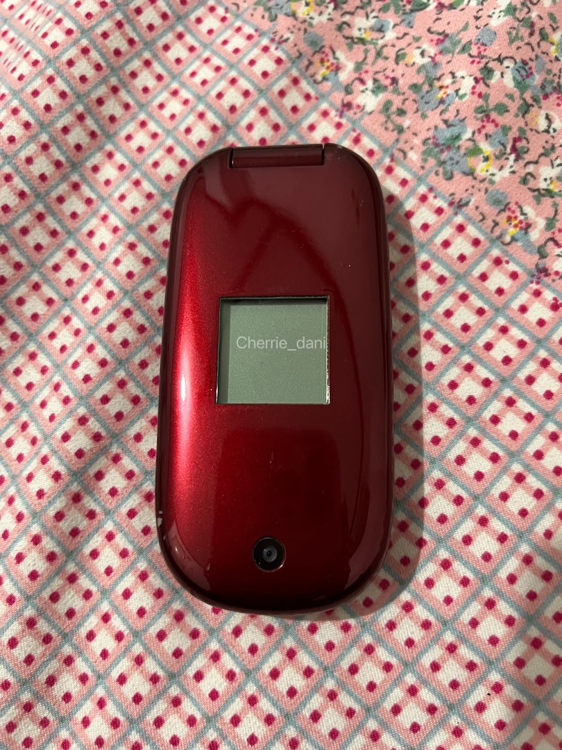 Red docomo flip phone, Mobile Phones & Gadgets, Other Gadgets on Carousell