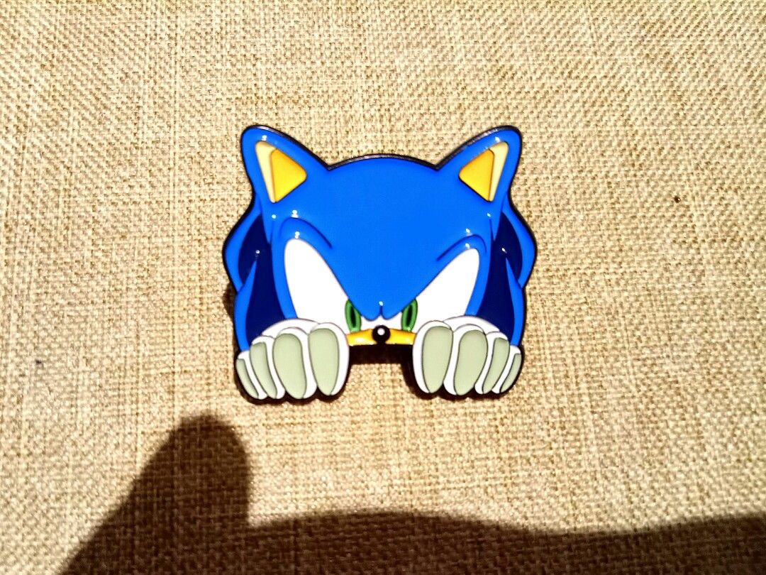 Sonic The Hedgehog Enamel Pin, Women's Fashion, Jewelry & Organisers ...