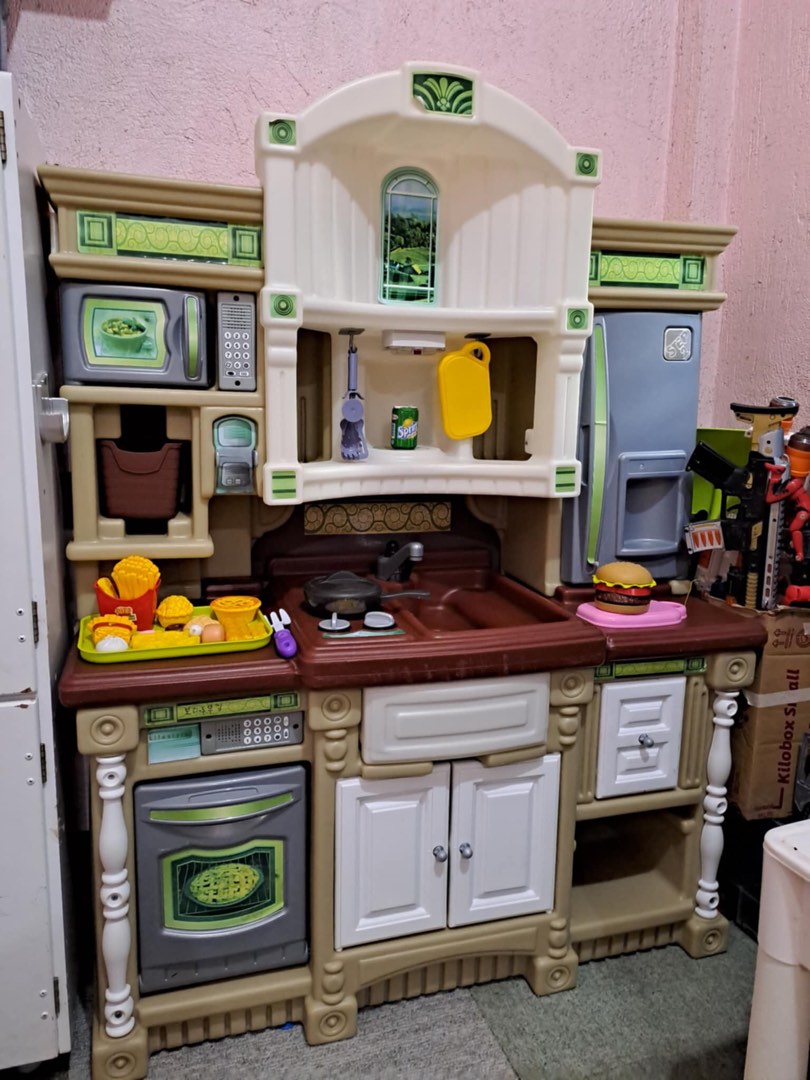 step 2 kitchen, Hobbies & Toys, Toys & Games on Carousell