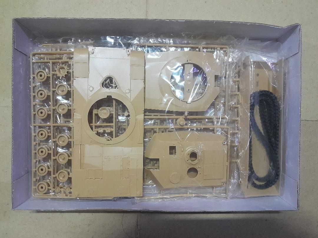 ACADEMY 1/35 Scale M1A1 ABRAMS Tank Iraq 2003 Plastic Model Kit ...