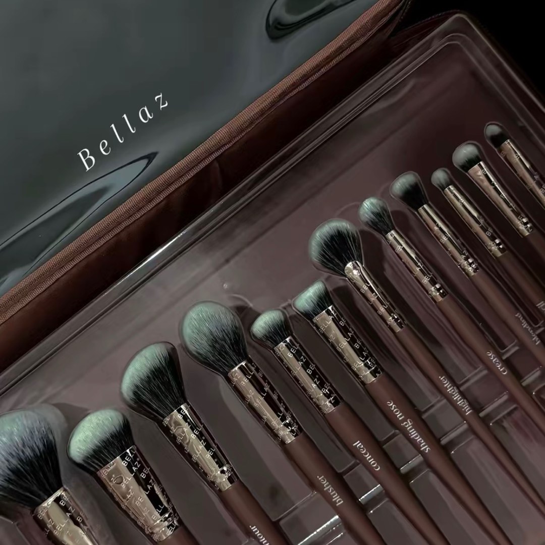 BELLAZ BIG BOX MAKEUP BAG FROM COMPLETED BRUSH SET, Beauty & Personal ...