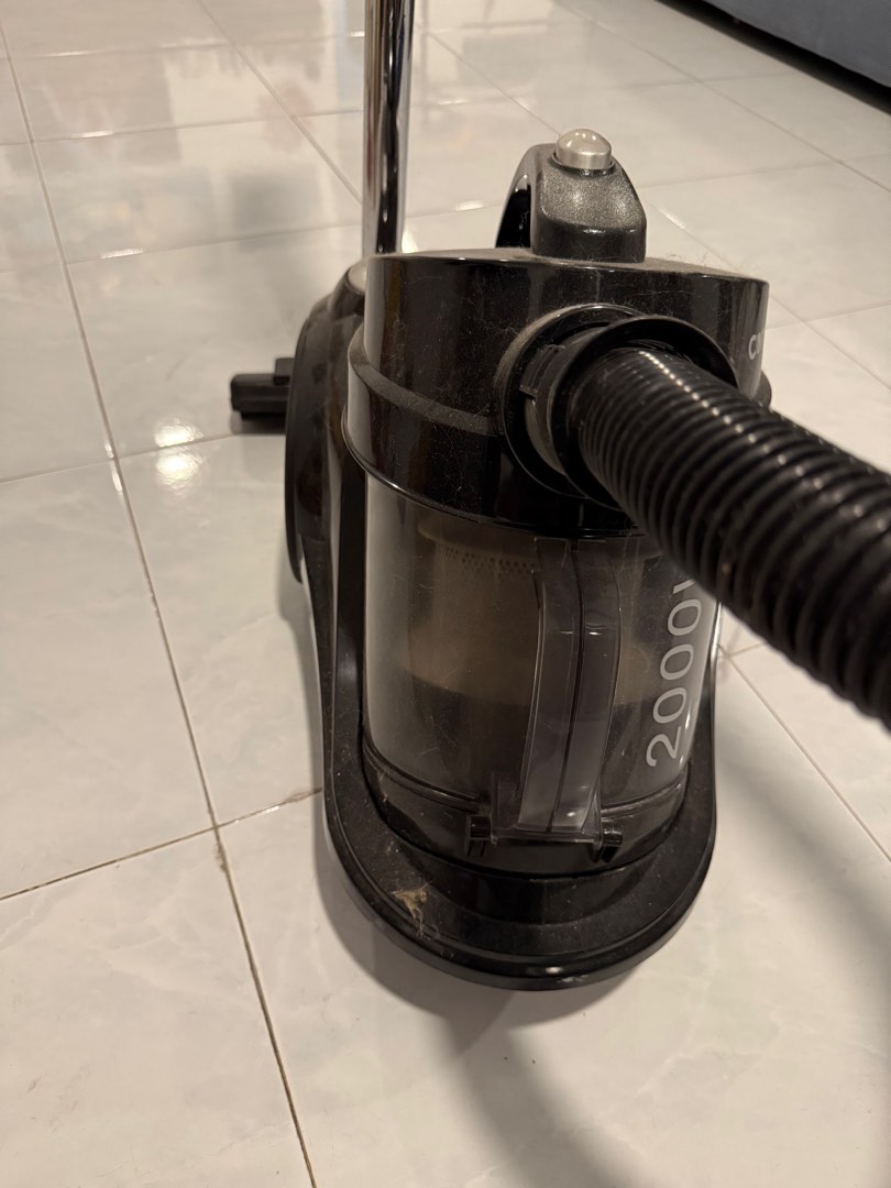 Cornell Vacuum Cleaner 2000W, TV & Home Appliances, Vacuum Cleaner ...