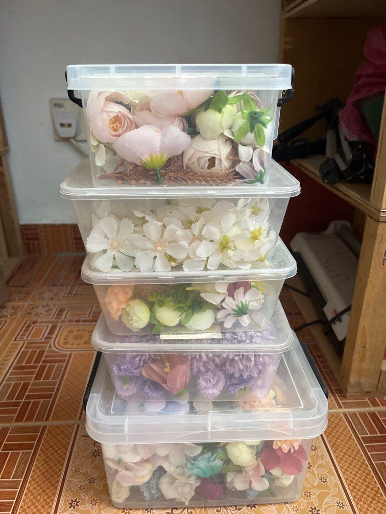 FREE bunga frame mas khawin, Everything Else, Others on Carousell