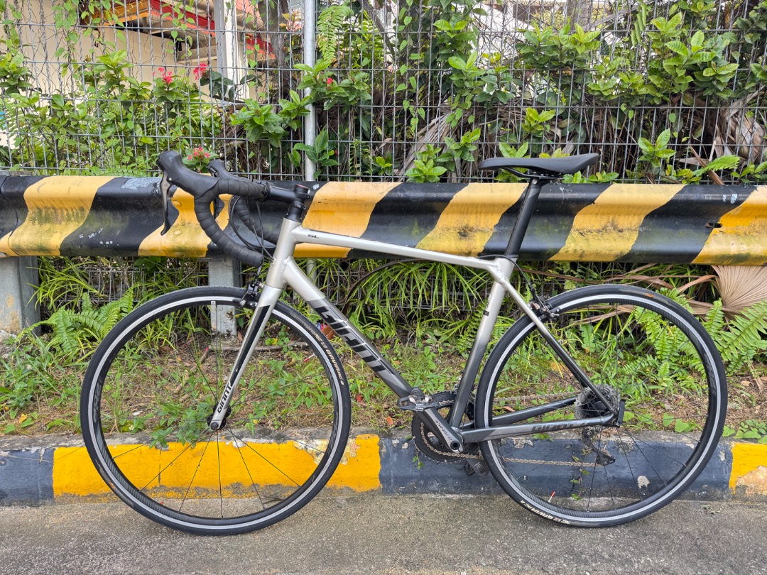 Giant TCR SL1 Road Bike Shimano 105 2X11speed (M/L), Sports Equipment ...