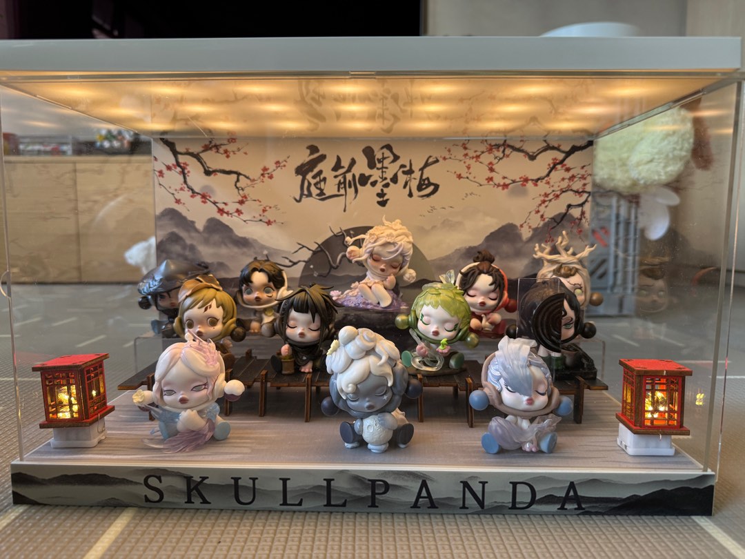 POP MART Skullpanda Courtyard Plum Blossom Series Display Case, Hobbies ...