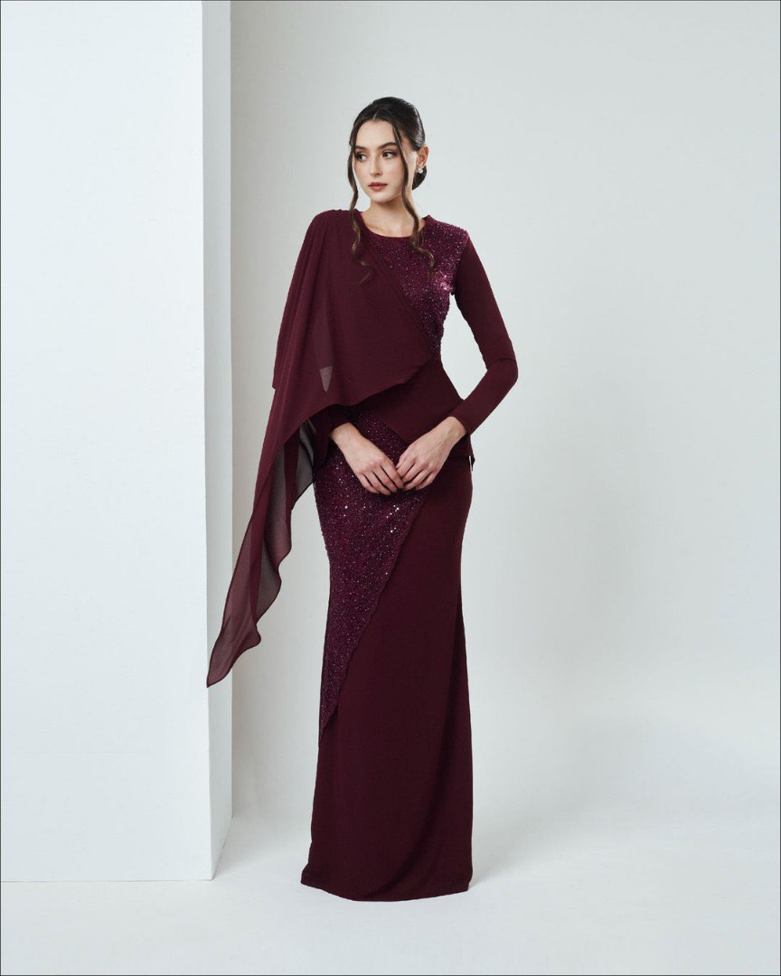 Qiszar Annika Premium, Women's Fashion, Muslimah Fashion, Baju Kurung ...