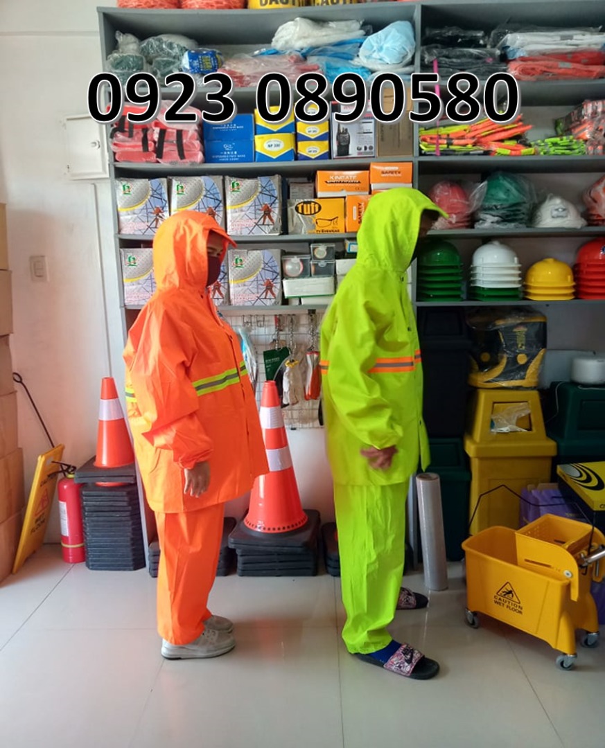 Raincoat jacket and pants, Commercial & Industrial, Construction Tools ...