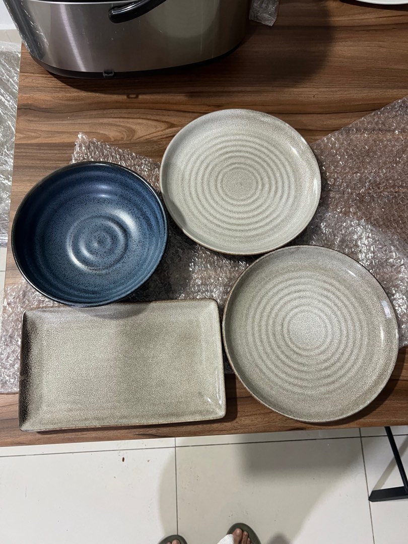 Robert Gordon Plates and Bowl, Furniture & Home Living, Kitchenware ...