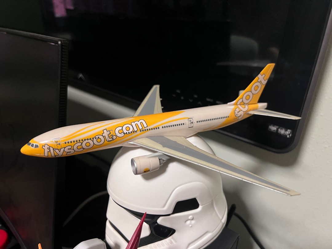 Scoot plane model, Hobbies & Toys, Toys & Games on Carousell
