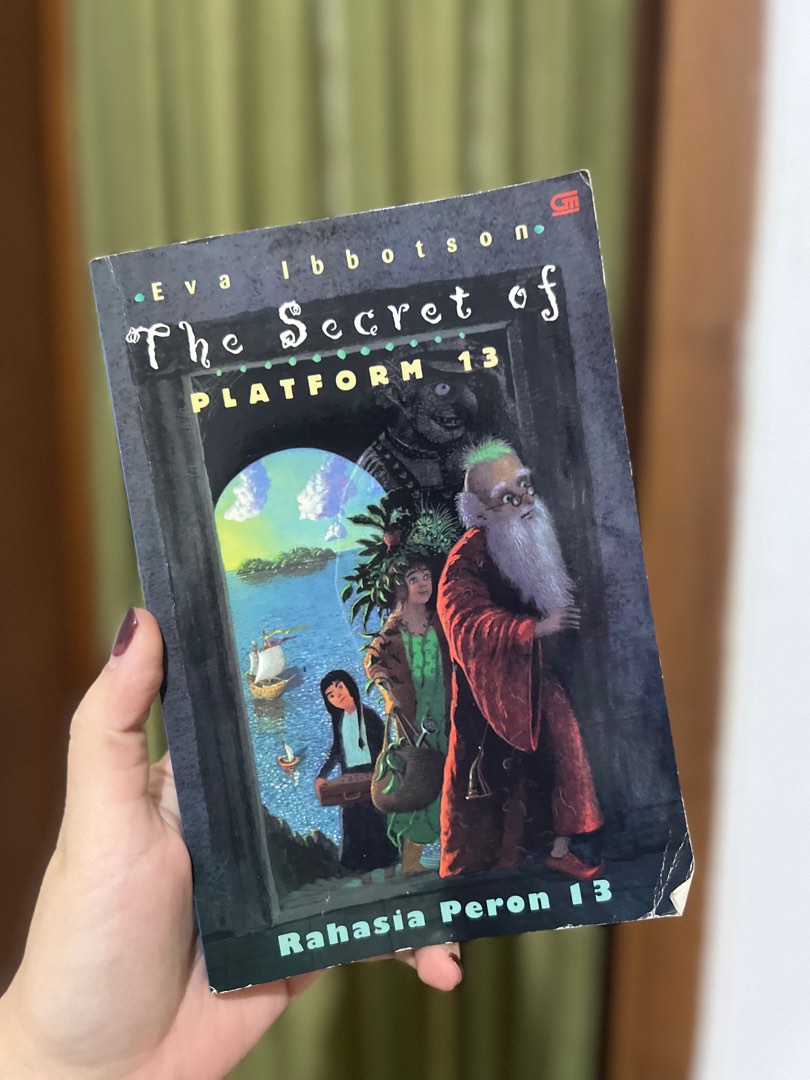 The secret of platform 13, Buku & Alat Tulis, Buku di Carousell