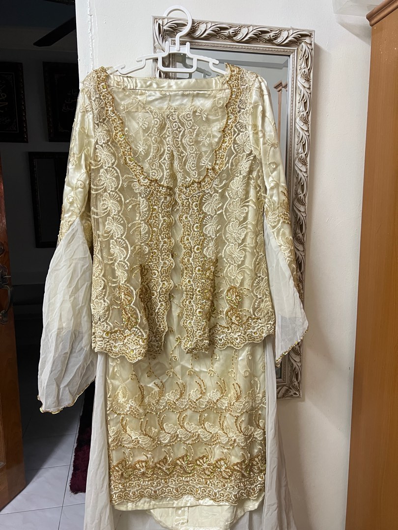 FREE POSTAGE KEBAYA LACE MANIK, Women's Fashion, Muslimah Fashion, Baju ...