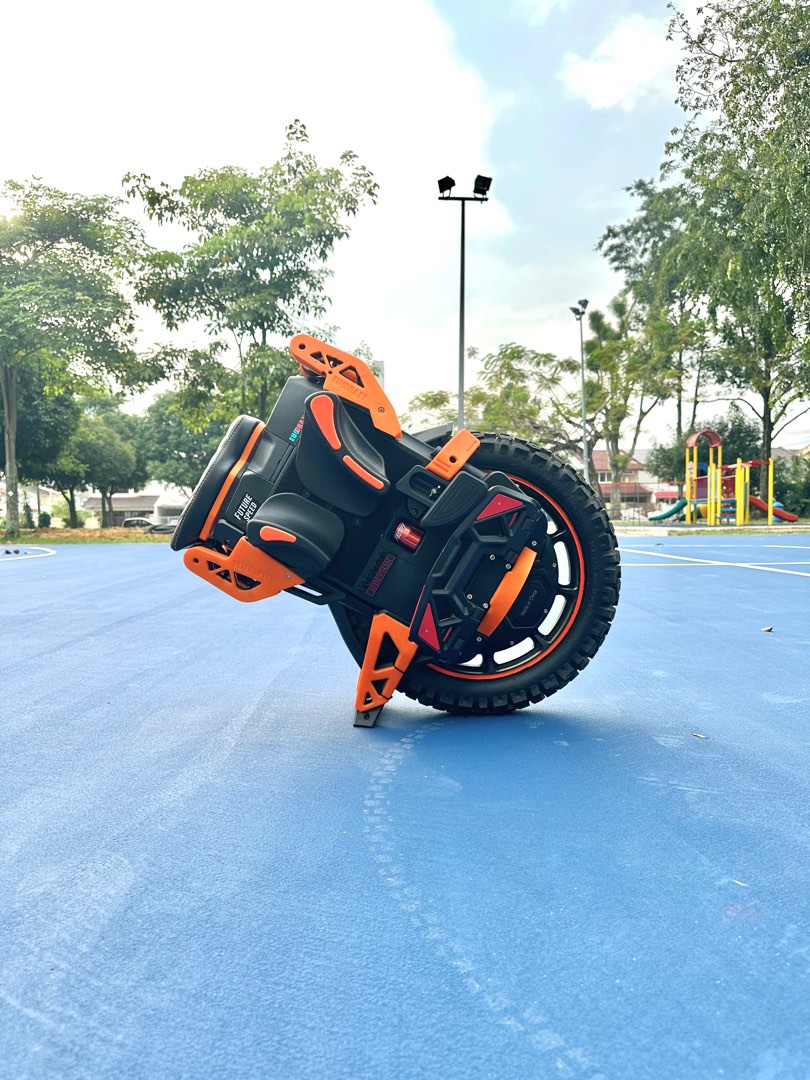 LeaperKim Lynx fully loaded electric unicycle, Sports Equipment, Sports ...