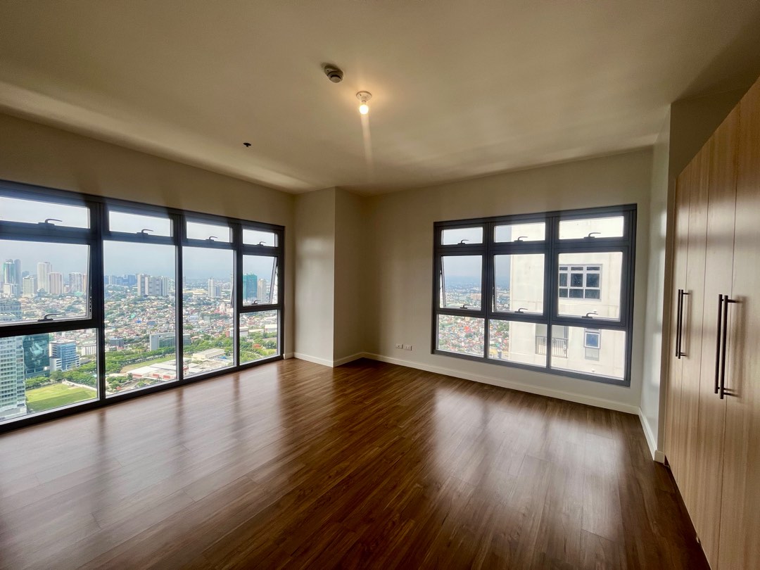 Penthouse 3 Bedroom unit Park triangle residences bgc for sale ...
