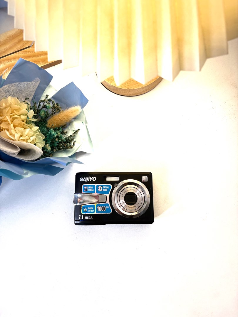 SANYO S770 in black digital camera digicam, Photography, Cameras on ...