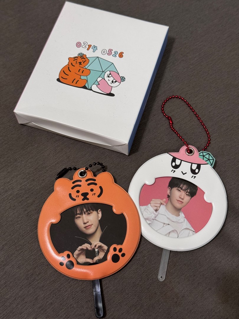 Seventeen bongbongee mini picket cover, Hobbies & Toys, Memorabilia ...