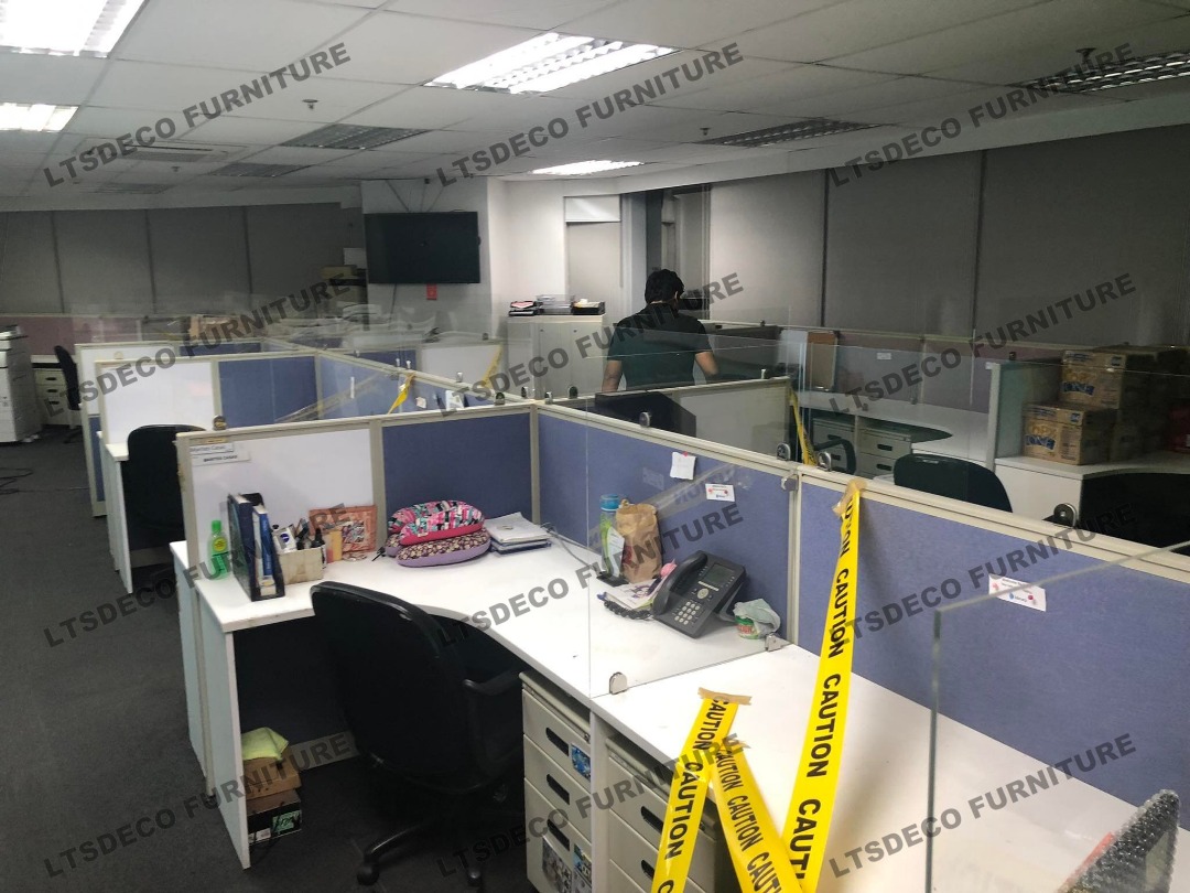 SHARING WORKSTATION CUBICLE WITH GLASS PANEL | OFFICE PARTITION ...