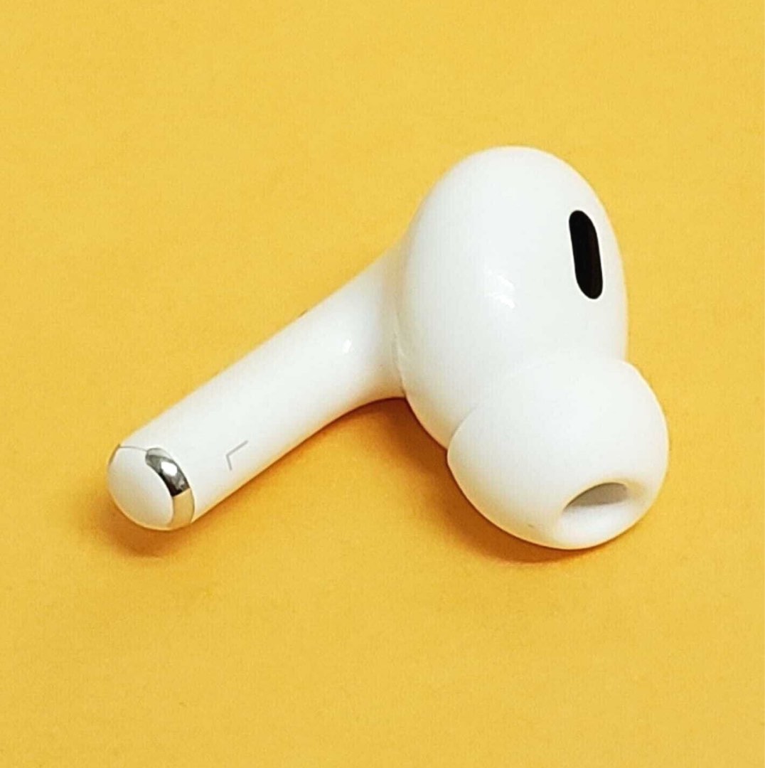 AirPods Pro Gen 2 Left side USB-C / AirPods Pro (2nd Generation) USB-C ...