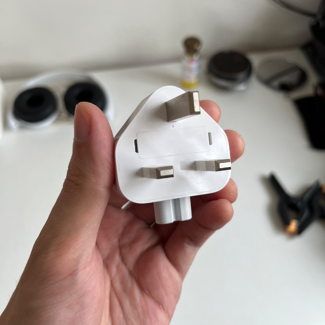Apple AC Wall Plug Adapter with Ground prong and fuse, TV & Home ...
