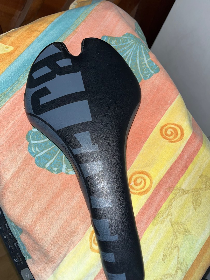 bj fixed saddle, Sports Equipment, Bicycles & Parts, Parts ...