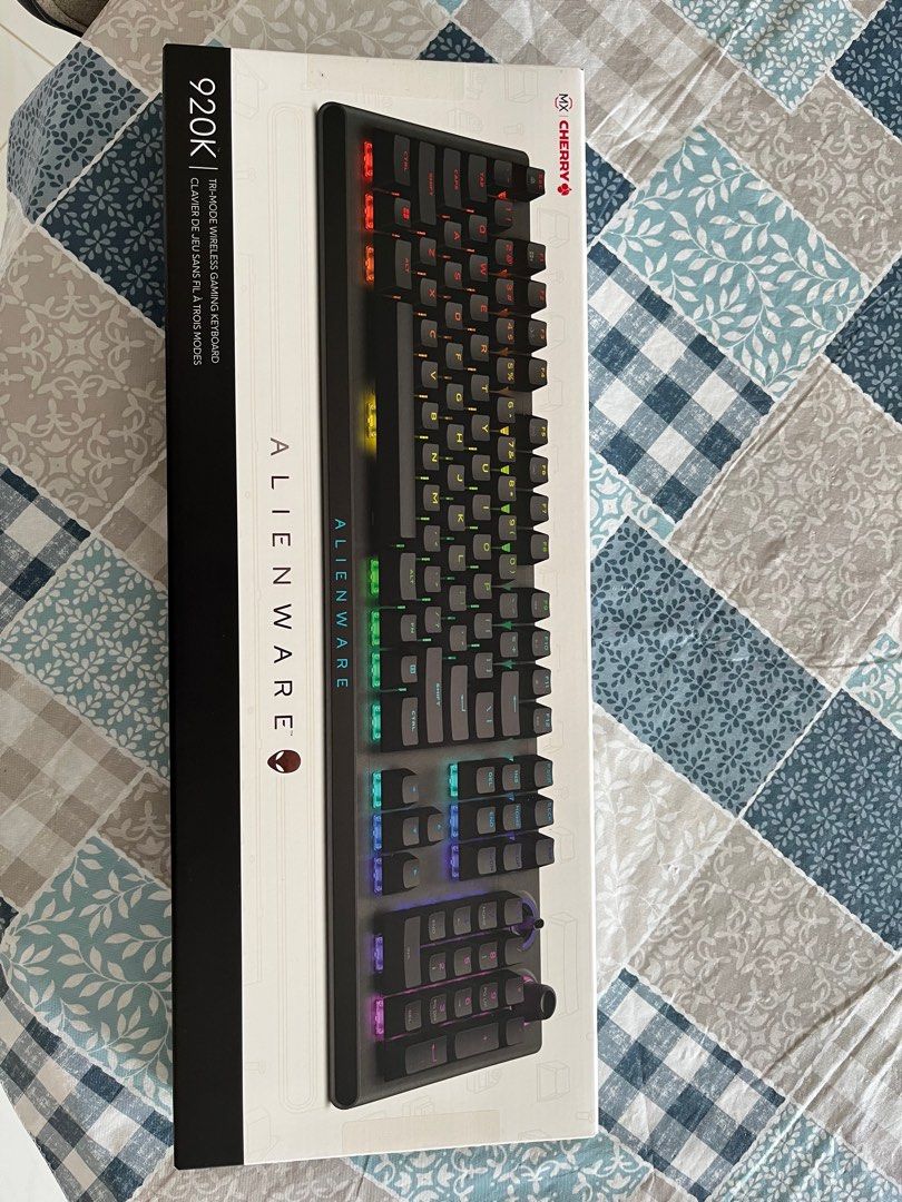 BNIB!! Alienware Tri-Mode Wireless Gaming Keyboard - AW920K DARK SIDE ...