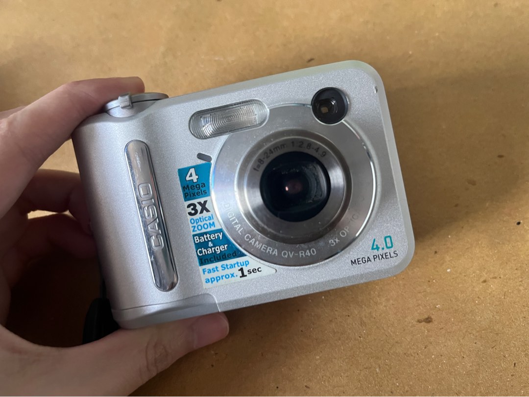 Casio QV-R40 Digital Camera, Photography, Cameras on Carousell