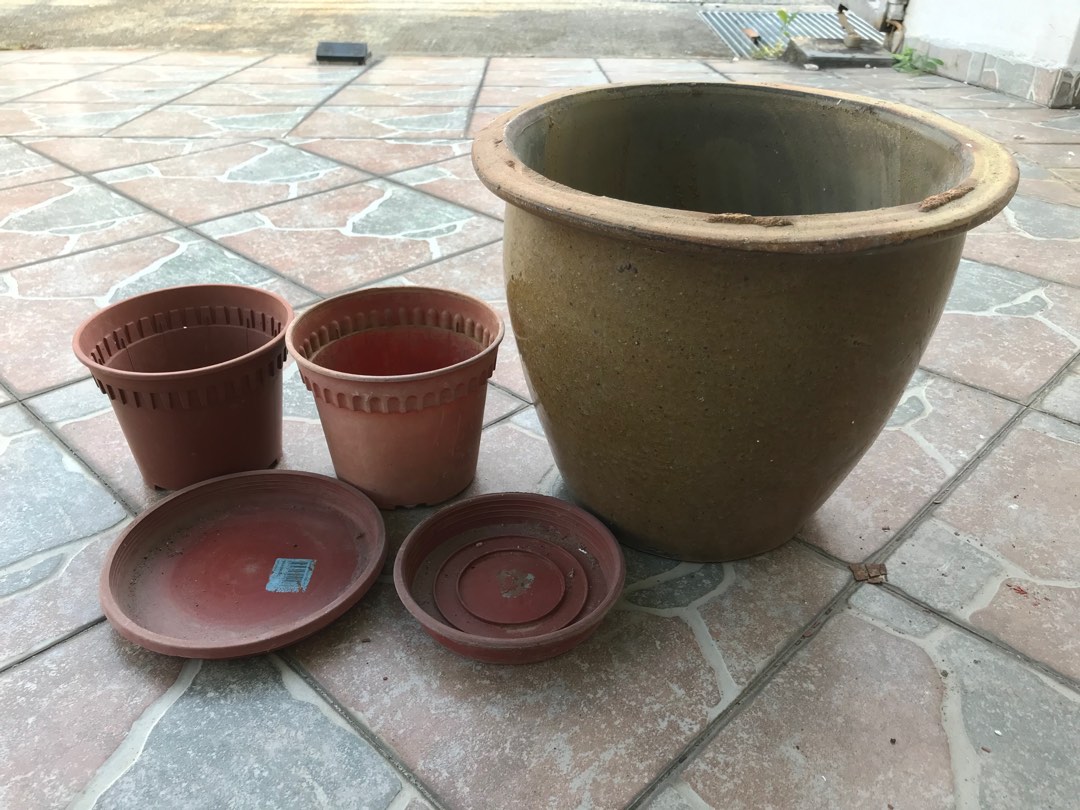 Price drop- Clay Plastic plant pot 32cm, Furniture & Home Living ...