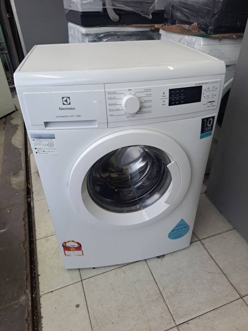 Electrolux 8kg full autocratic washing machine good condition one month ...